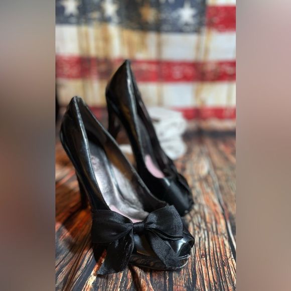 Paris Hilton | Shoes | Paris Hiltonpeep Toe Patentleather Pumps ...